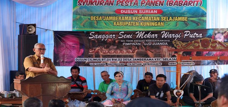 Tradisi Babarit Syukuran Panen Raya Di Jamberama – dialogpublik.com