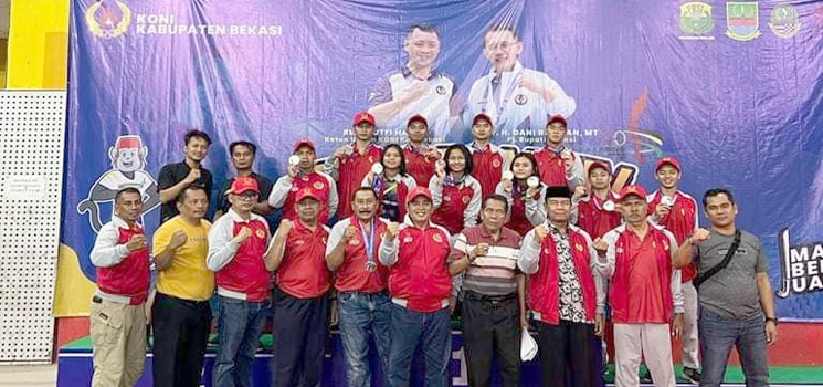 Cabor Bulutangkis Beregu, Kuningan Mendapatkan Medali Perak ...